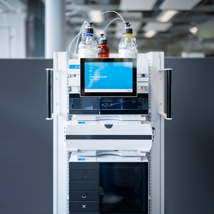 The 1260 Infinity III Prime LC System configured with the InfinityLab ...